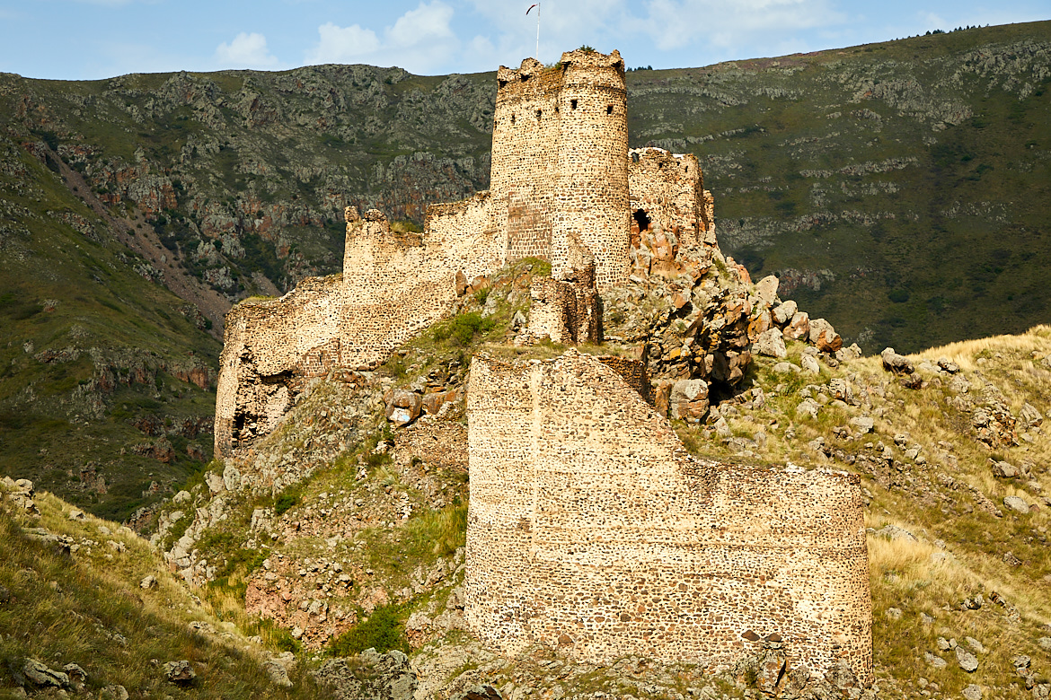 Day 28: Uneasy Feeling Satan’s Castle, Ardahan – Our Bumble